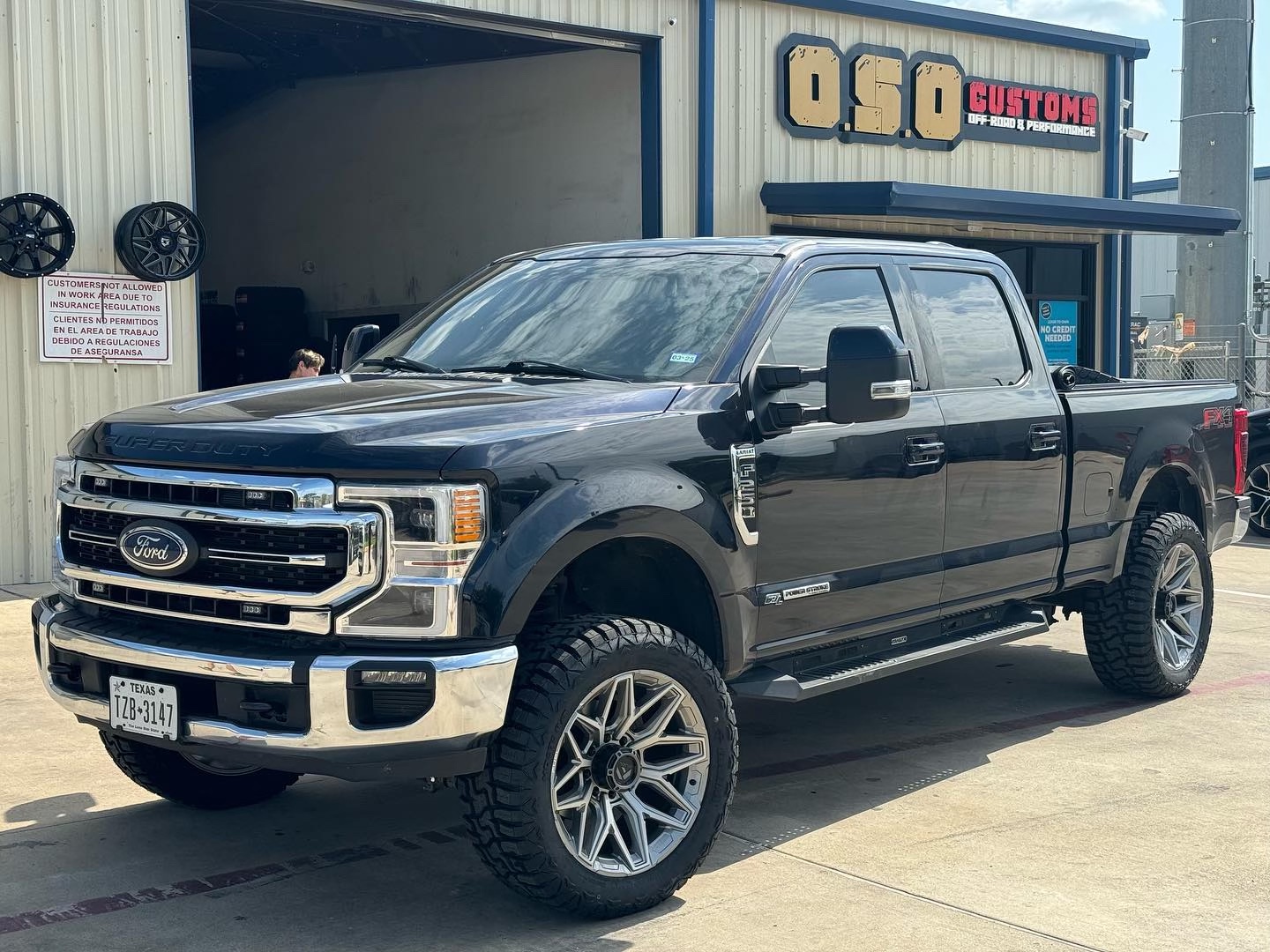 ONE SPEED OUT CUSTOMS – The Best Custom Wheel and Tire Shop in Houston, TX